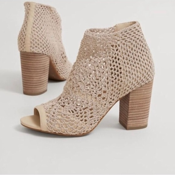 Jessica Simpson | Shoes | Jessica Simpson Rianne Crochet Heeled Boots ...